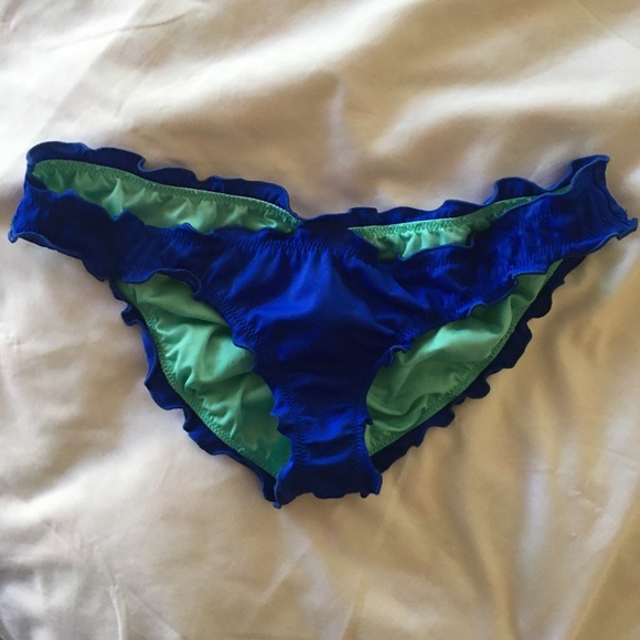Victoria's Secret | Swim | 425 Victorias Secret Scrunchy Butt Bikini ...